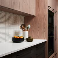 China SGS Black Wood Texture Melamine Kitchen Cabinet L Shape 18mm Plywood White Quartz Top for sale