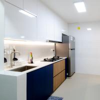 China Modern High Gloss White Lacquer Kitchen Cabinet Small Navy Blue Storage Home Modular Wood Texture for sale