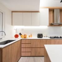 China 16MM 18MM Carcass Thickness Melamine Kitchen Cabinet Set Environment Friendly for sale