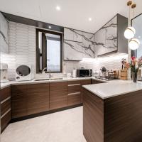 China Wall Hanging Wood Veneer Kitchen Cabinet Set Multi Color Combinations E1 Grade for sale
