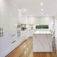China High Gloss White Lacquer Kitchen Cabinet L Shape With Island Organized Lazy Susan for sale