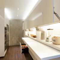 China White Gloss Lacquer Kitchen Cabinet Base with Drawers 580mm Width DTC Hinges for sale
