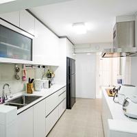 China Nordic Style Handless Kitchen Cabinets High Gloss White Lacquer Small Cupboard Sets for sale