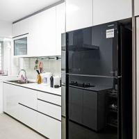 China Nordic Style Handless Kitchen Cabinets High Gloss White Lacquer Small Cupboard Sets for sale