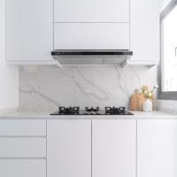 China Matte White Melamine Kitchen Cabinet Full Imported China 18mm MDF Custom Sizes for sale