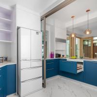 China Wholesale Custom Design Small Cabinets Modern White And Blue Lacquer Kitchen Cabinet Set for sale