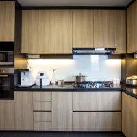 China Wood Grain Melamine Base Kitchen Cabinet Set 580mm with Drawer and Sink for Small Spaces for sale