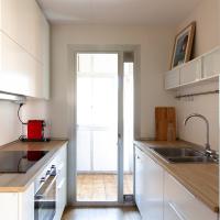 China Matte White Plain Kitchenette Melamine Kitchen Cabinet All In One Small for sale