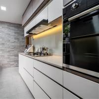 China Waterproof White Lacquer Kitchen Cabinet Handless Design Apartment 580mm Base Unit for sale