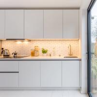 China White And Gray Mini Kitchen Cabinet Lacquer Kitchenette Ready To Assemble for sale