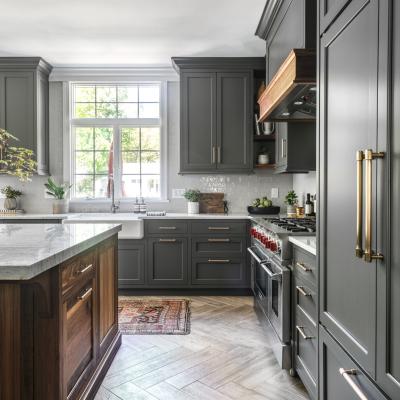 China Lacquer Dark Grey Shaker Kitchen Cabinets With White Countertops for sale