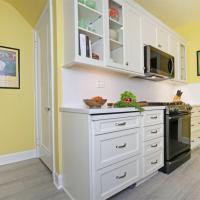 China Modular Kitchen Cabinet Set Shaker Style Lacquer 18mm MDF Custom Sizes Whole Kitchen for sale