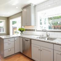 China Light Grey Shaker Kitchen Cabinets American Integral Kitchen Lacquer Waterproof for sale