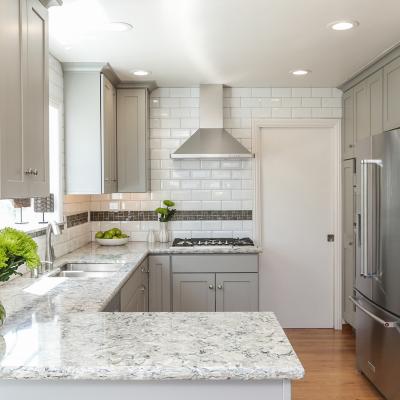 China Light Grey Shaker Kitchen Cabinets American Integral Kitchen Lacquer Waterproof for sale