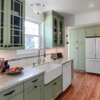China American Country Style Sage Green Shaker Kitchen Cabinets Medium Size for sale