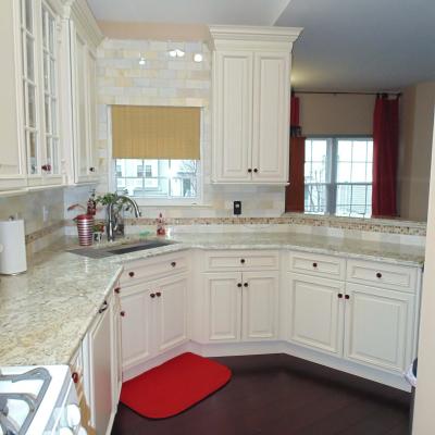 China White Solid Wood Farmhouse Kitchen Cabinet Doors Rustic Cabinets Custom Sizes 18mm for sale