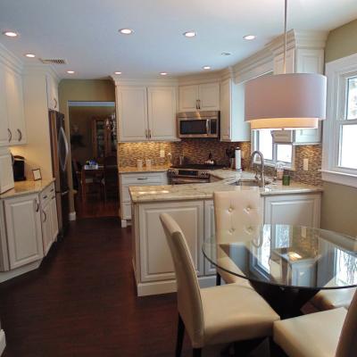 China White PVC Wall Kitchen Cabinet 18mm MDF Guangdong Factory Custom Sizes for sale