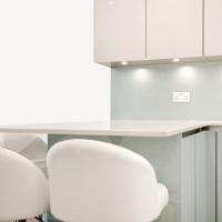 China White Lacquer Finish Modern Designs Kitchen Cabinet Compact Kitchenette With Handless Design for sale