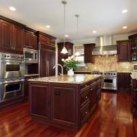 China Luxury Cherry Wood Kitchen Cabinet Set Custom Sizes 580mm Base 350mm Wall for sale