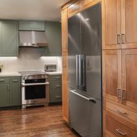 China Solid Wood Modern Shaker Kitchen Cabinet Green Brown 18mm Plywood Custom Sizes for sale