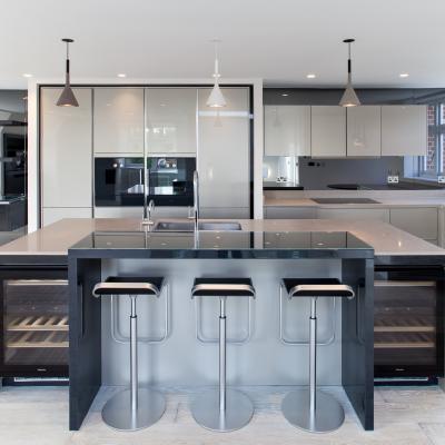 China RTA Handless Champagne High Gloss Acrylic Kitchen Cabinet with Island 580mm Base Unit for sale