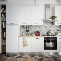 China Modern White Kitchen Cabinet Set for Small Apartments 580mm Base Unit 350mm Wall Unit for sale