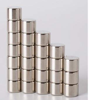 China Diametrically Magnetized Neodymium Magnets , Sintered Strong Cylinder Magnets N52 for sale