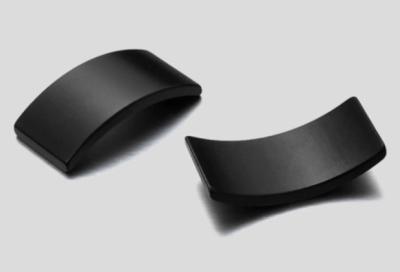 China Strong NdFeB Starter Motor Magnet Strong Arc Magnets N52 Epoxy Coating for sale