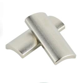 China Neodymium Nd Magnets High Temperature Motor Metal Magnet Arc Shape for sale