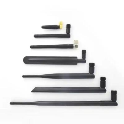 China 5dBi 4G 3G 2G Rod Antenna 820-960MHz 1710-2690MHz SMA Connector for sale