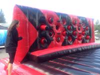China Blower Interactive Sport Game Challenge Inflatable Whack Wall WipeOut Punching Game for sale