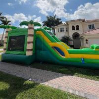 China Unisex Castle Trampoline with Splash Pool The Ultimate Kids Party Fun and Comfort for sale