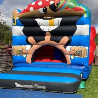 China Customized Q Version Pirate Captain Bounce House Castle for Unisex Indoor and Outdoor Fun for sale