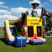 China Outdoor Game Pirate Theme Inflatable Bounce House with Dry Slide for sale