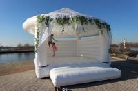 China Wedding Party White Bouncy Castle Inflatable Jumping Castle By Sea Repair Kits Adults for sale