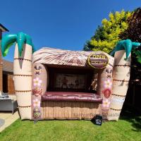 China Unisex Inflatable Bar Toy Large TIKI Bar Bouncy Castle for Kids to Jump and Play Games for sale