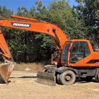 China Low price 22 tons used Korean wheel excavator Doosan DX 210W-7 with lower working hours for sale