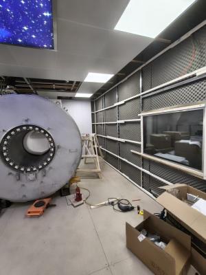 China RF Shielding Room with 50 ohm Input Impedance and Multi-layer Coated RF Shielded Glass Window for Customizable Faraday Cage MRI for sale