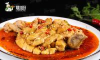 China Braised Healthy Ready To Eat Meals Salty Steamed Chicken With Chili Sauce 170g for sale