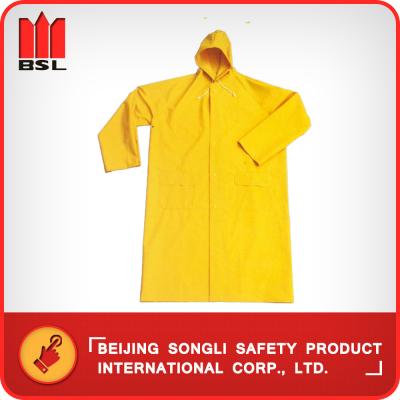 China SLF-9025 Professional Rain Coat with 0.26-0.35mm PVC/Polyester Material in 100D-200D Grades for sale