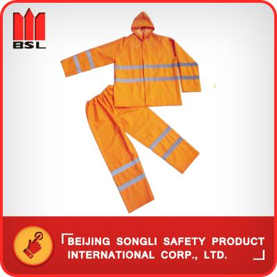 China SLF-9094 Industrial Rain Suit 2-Piece Set with 2.5cm Reflective Tape - 0.26mm to 0.35mm PVC/Polyester Materials for sale