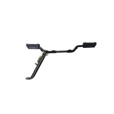 China CG125 Motorcycle Body Parts Crossbar Assembly Black Metal Passenger Footrest Bracket for sale