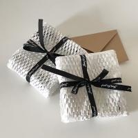 China Black & White Honeycomb Paper Duo – Expandable Gift Wrap Set for Modern & Minimalist Gifts for sale