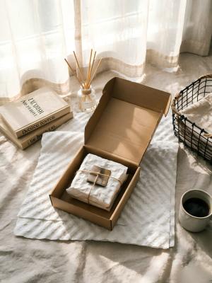 China White Embossed Kraft Paper for Gift Box Inner Packaging – Bubble Texture Cushioning for Premium Gifts for sale