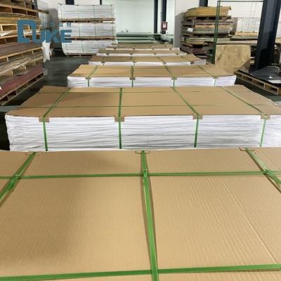 China Sanitary Grade White PMMA Cast Acrylic Sheet 1.8-40mm Thickness with Custom Cutting Service for sale