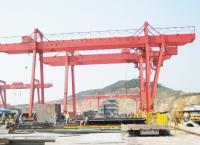 China OEM Double Girder Gantry Crane , 100 Ton Gantry Crane With 2 Trolley Hook for sale