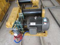 China High Speed Industrial Electric Winch , Electric Wire Rope Winch 2 Ton With Button Control for sale