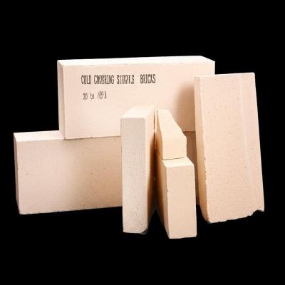 China Cold Crushing Strength 20 to 40 MPa Insulating Fire Clay Bricks Thermal Insulation Refractory Bricks Suitable for in Kilns Furnaces and Boilers for sale