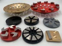 China Husqvarna Redi-Lock Compatible 3'' 5S Arrow Segments Metal Bonded Diamond Grinding Pucks For Rough Grinding Different Hardness Concrete Floors for sale