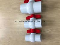 China Material BS Threaded PVC Ball Valve Manual Driving Mode DIN Standard for sale